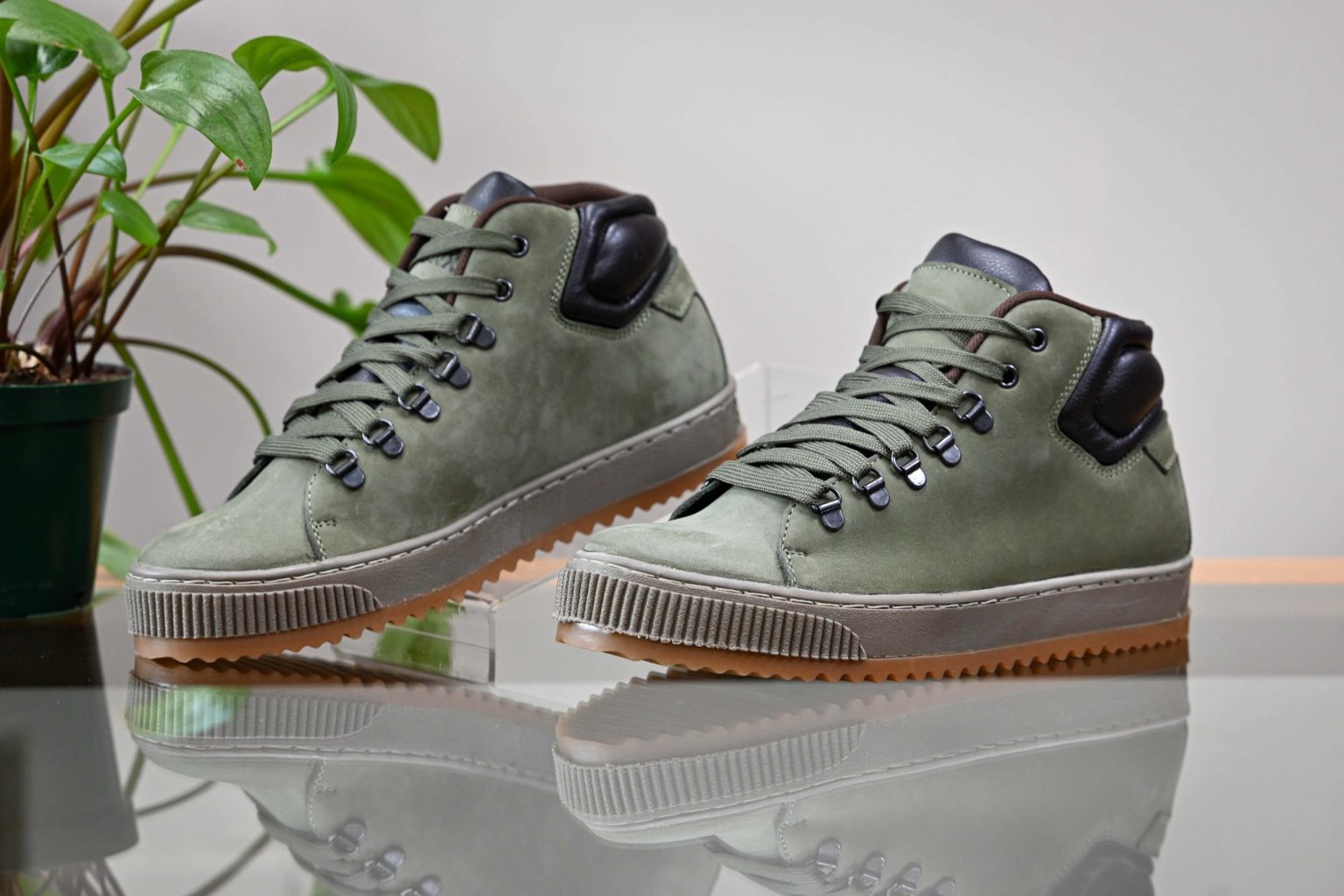 Leather Guide – Grasshoppers